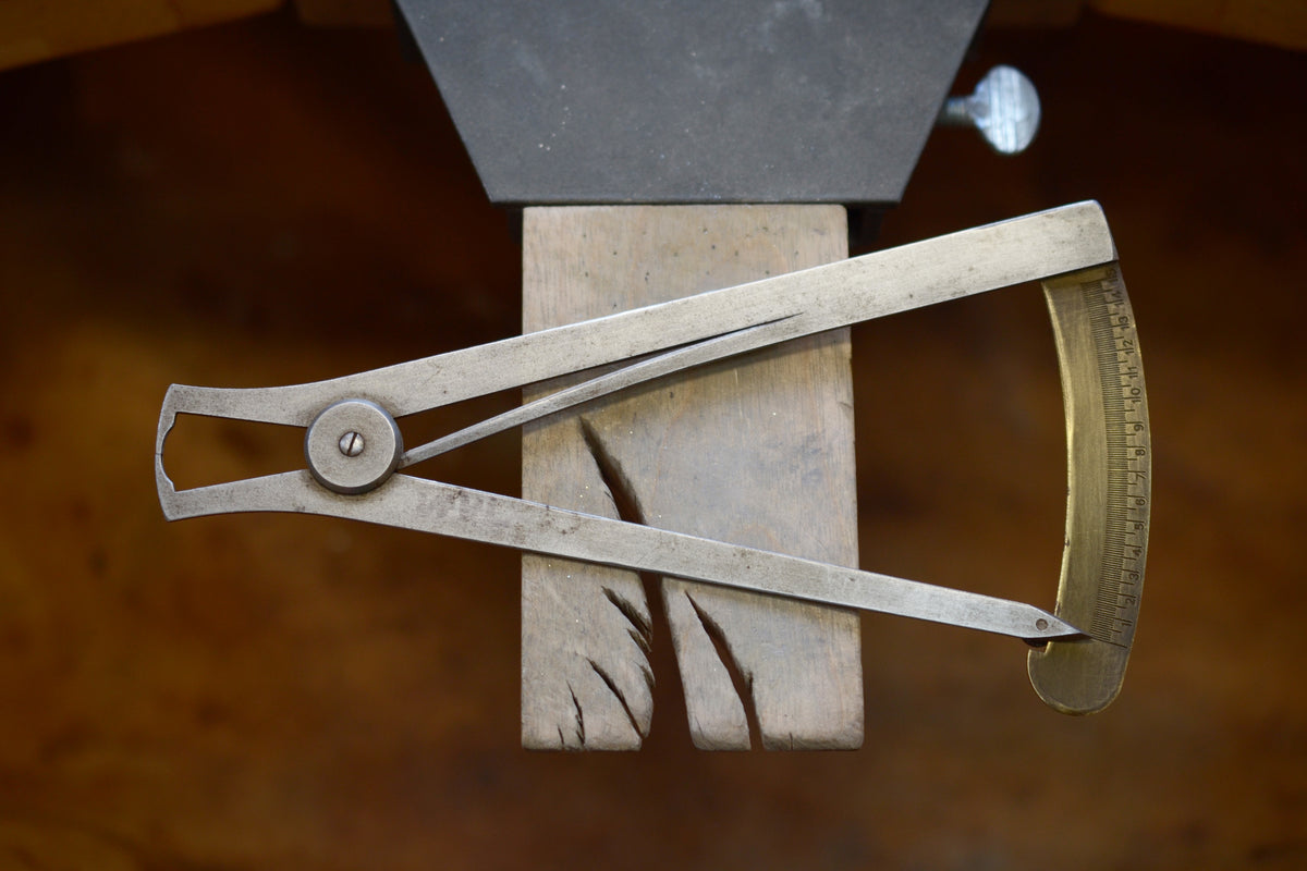 In the Maker's Hands - Su Trindle